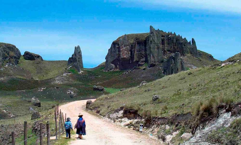 Frailones de Cumbemayo | ¿ Donde queda y como llegar? Chullos Travel ...