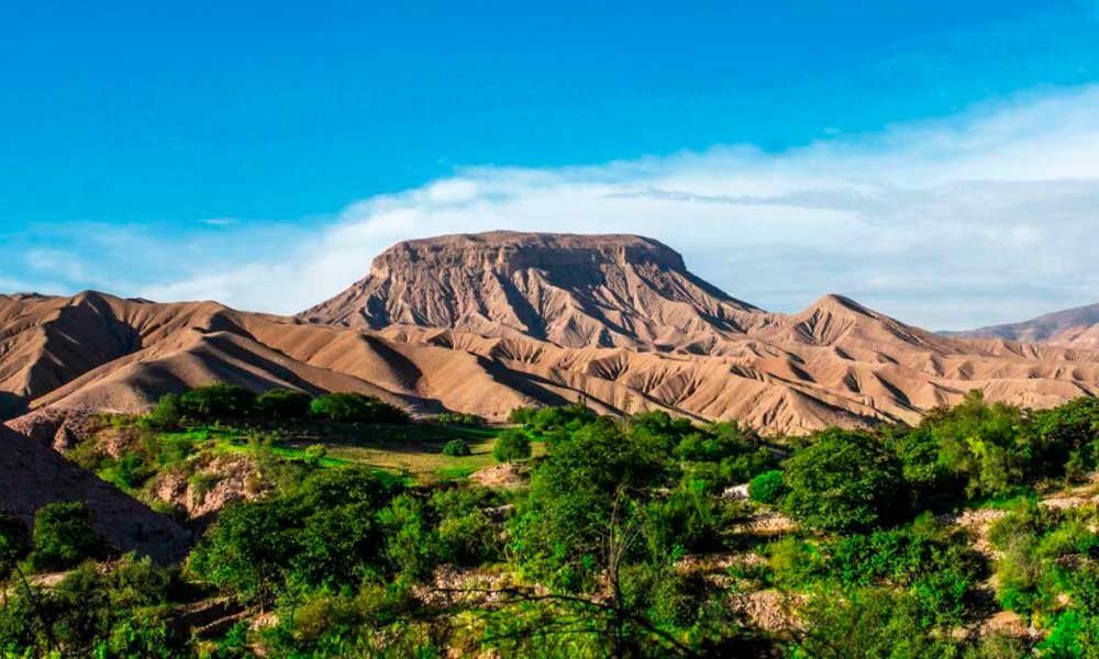 Sitio Arqueológico Cerro Baúl | todo lo que debes saber | Chullos ...