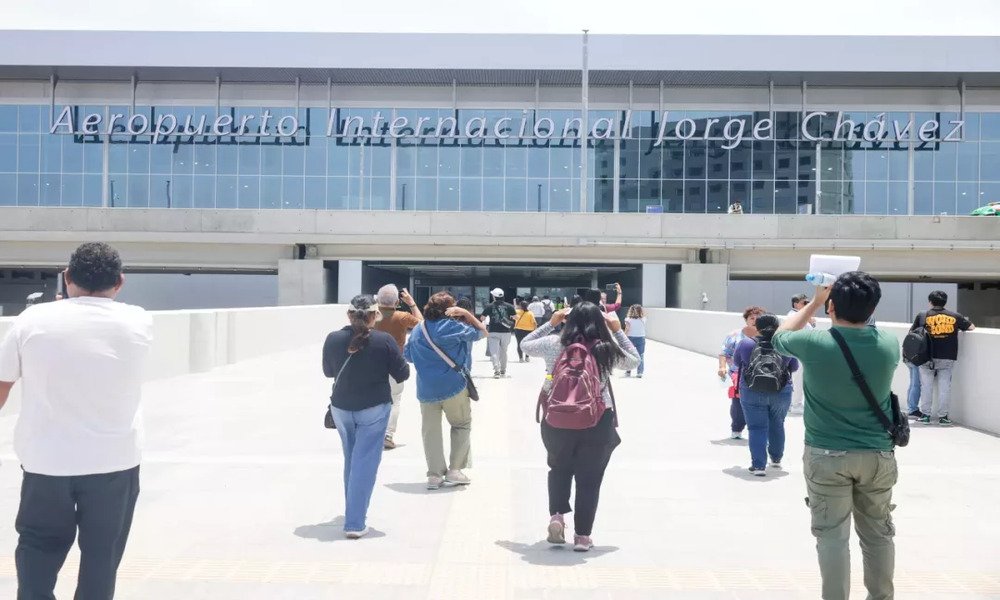 New Terminal at Lima Airport: TUUA Services and Access Points Chullos ...
