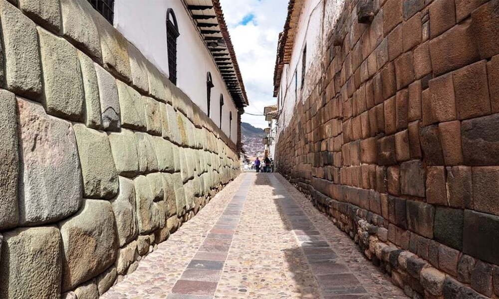 Cusco's cobblestone streets: history and charm Chullos Travel Peru Blog